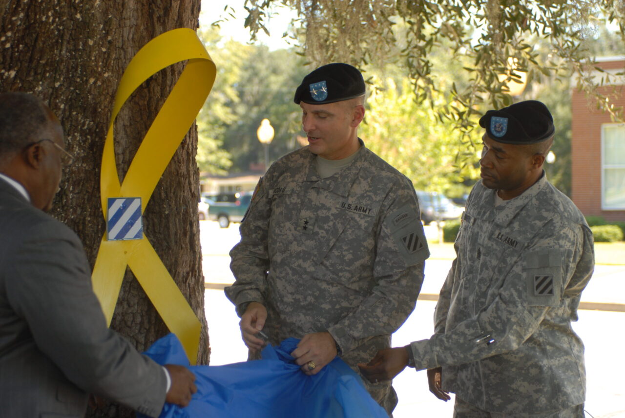 Why Americans Use Yellow Ribbons To Support the Troops ...