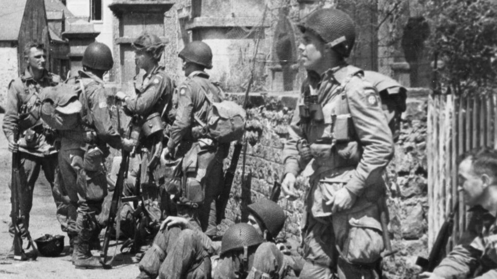 WW2 - Behind Enemy Lines - The 82nd and 101st Airborne on D-Day (1944 ...